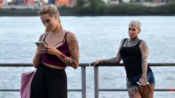 Sexy Roadtrip Erwischt • Beate Uhsetv